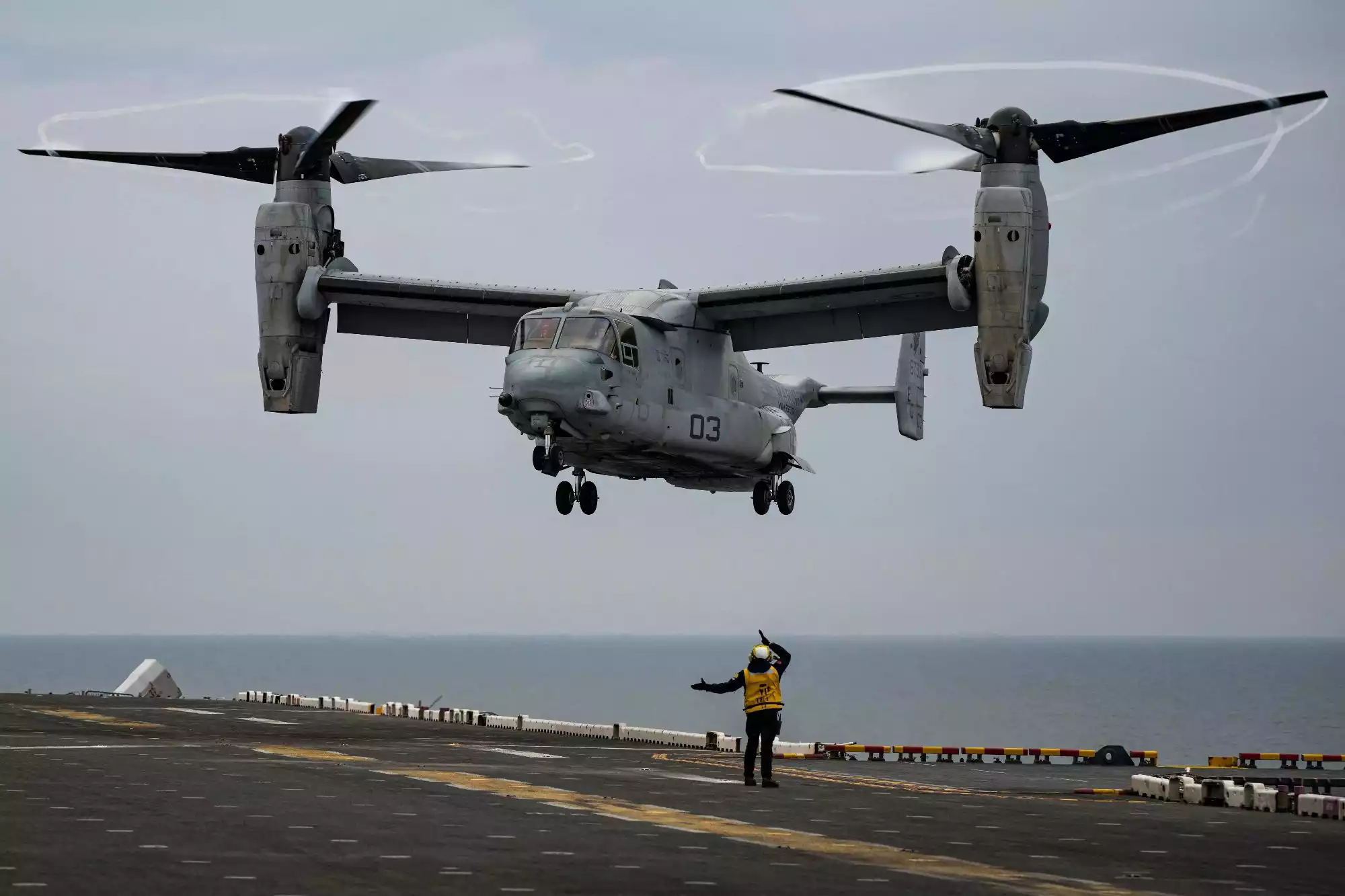 Crash d'un avion V-22 Osprey américain au large du japon