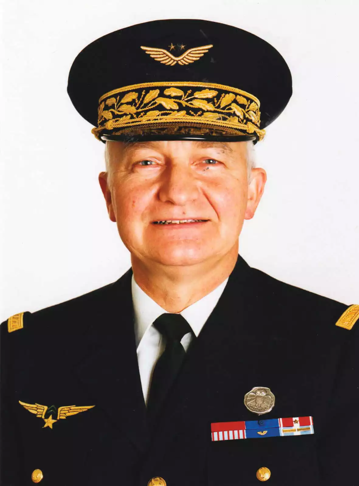 Les 70 ans de la Patrouille de France : le témoignage du général Yvon Goutx