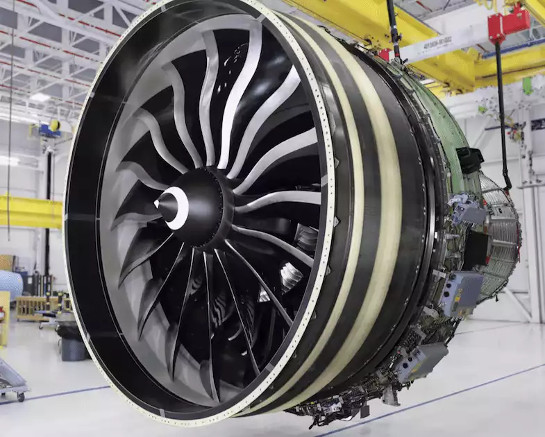 Des moteurs GE9X et GE90 pour équiper la flotte de fret de Silk Way West Airlines