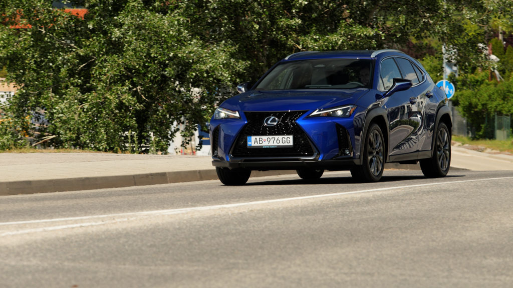Lexus UX 300h Kizuna: Lexus (a luxus) za cenu Toyoty? (VIDEOTEST ...