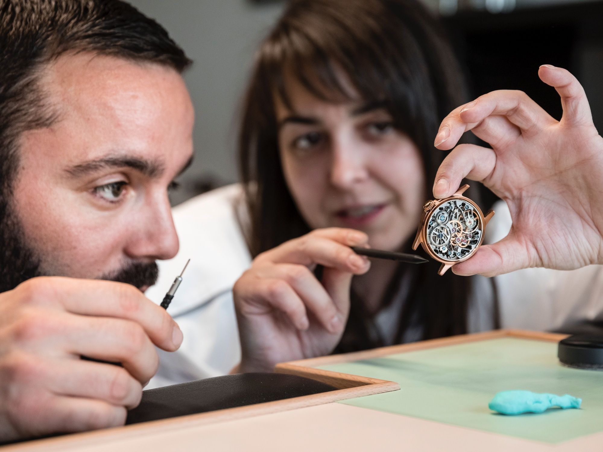 Full-day watchmaking course including lunch and a watch to take home