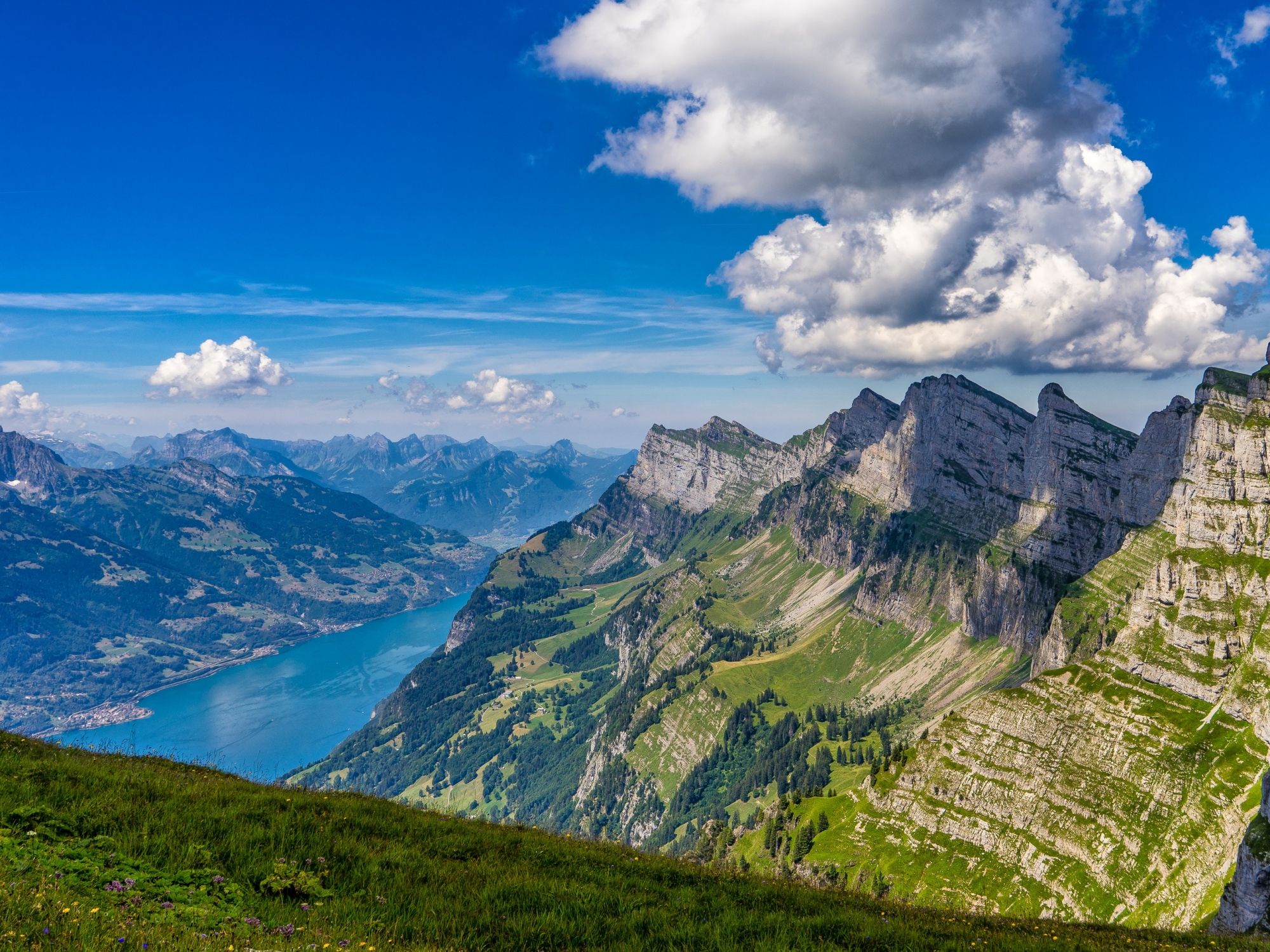 Tageswanderung über dem Walensee ab Zürich