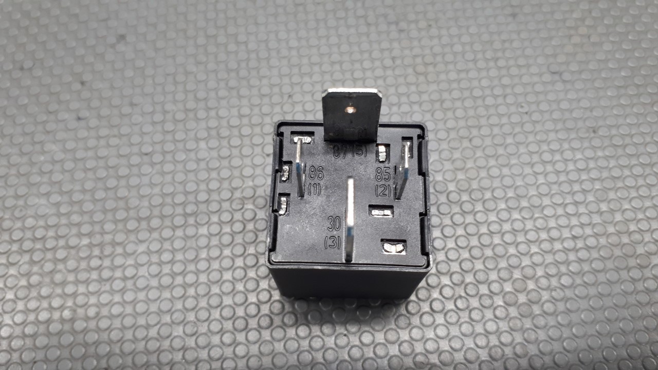 1/11302/87 przekaźnik OMRON Lancia Fiat Alfa - Damar