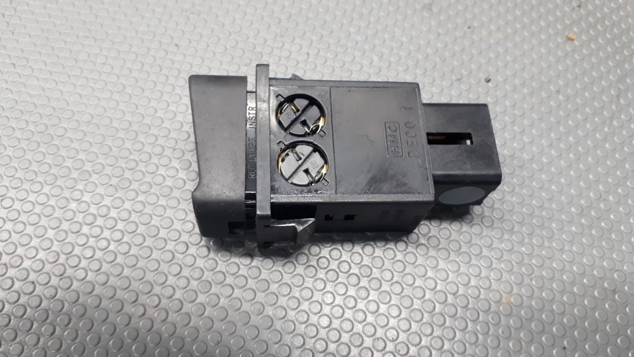 przełącznik podgrzewania prawego fotela Hyundai Sonata - Damar