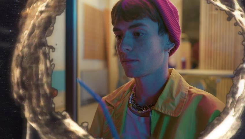 Punch Hole Transition 06