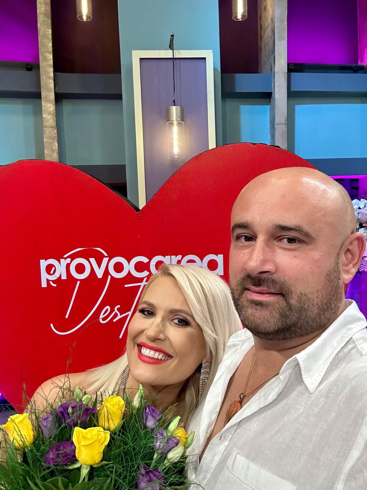 (FOTO) Interpreta Dianna Rotaru și-ar fi înșelat soțul. Ce imagini a ...