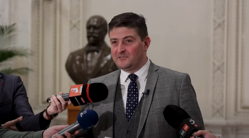 Cămătarii nu trebuie să rămână cu banii! USR depune proiect pentru ...