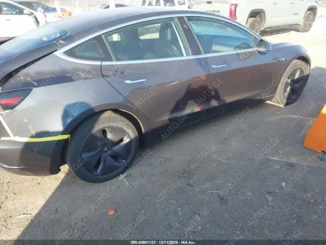 იყიდება Tesla, Model 3 0.0 2019 განუბაჟებელი