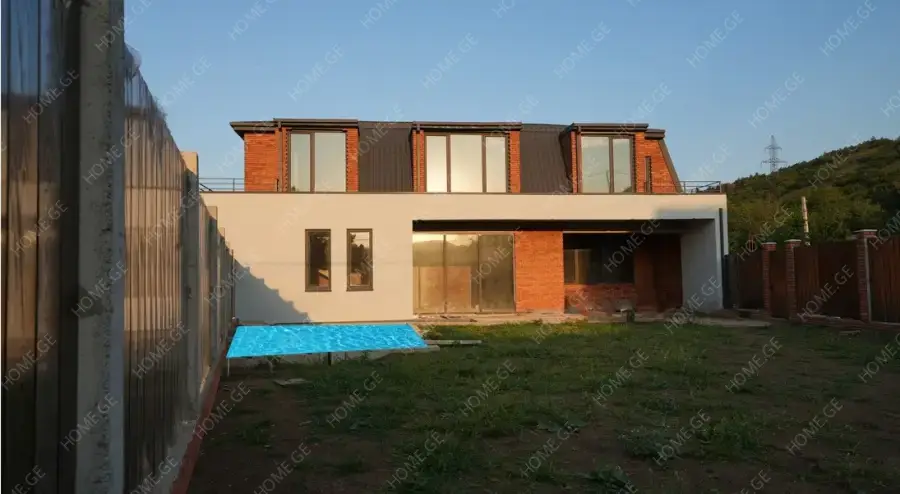 იყიდება სახლი, საბურთალო