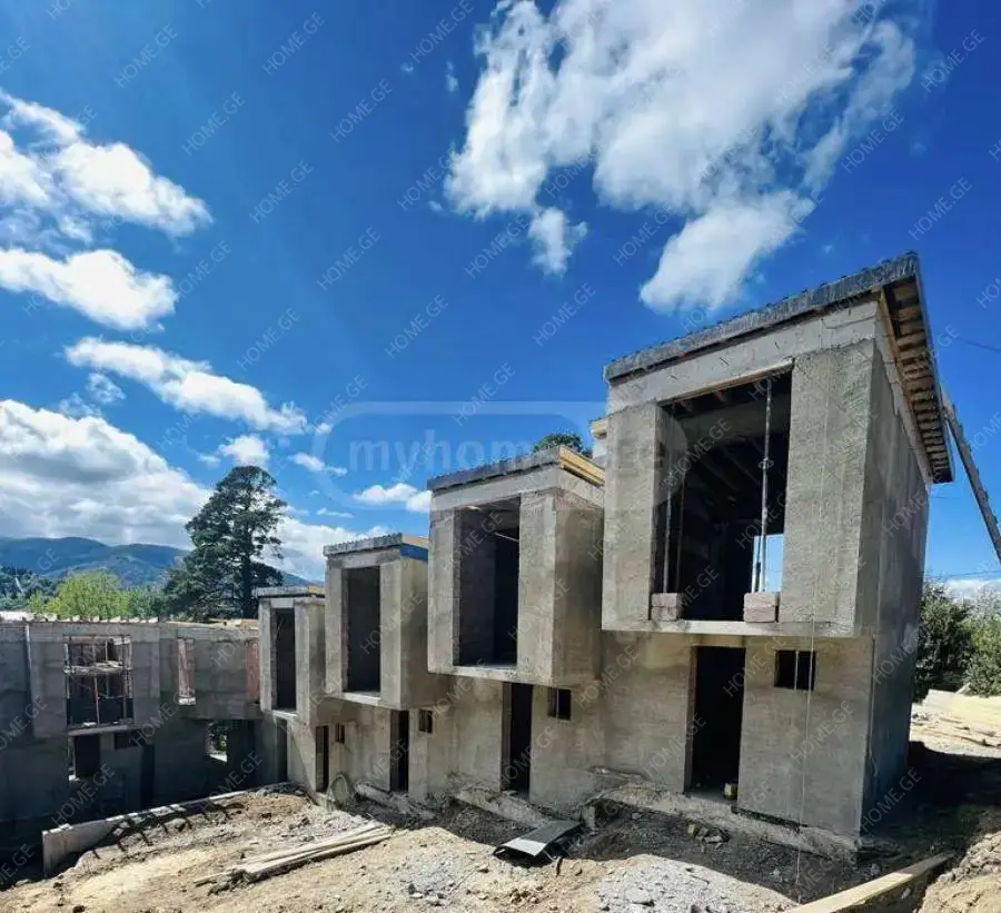 იყიდება სახლი, ბაკურიანი
