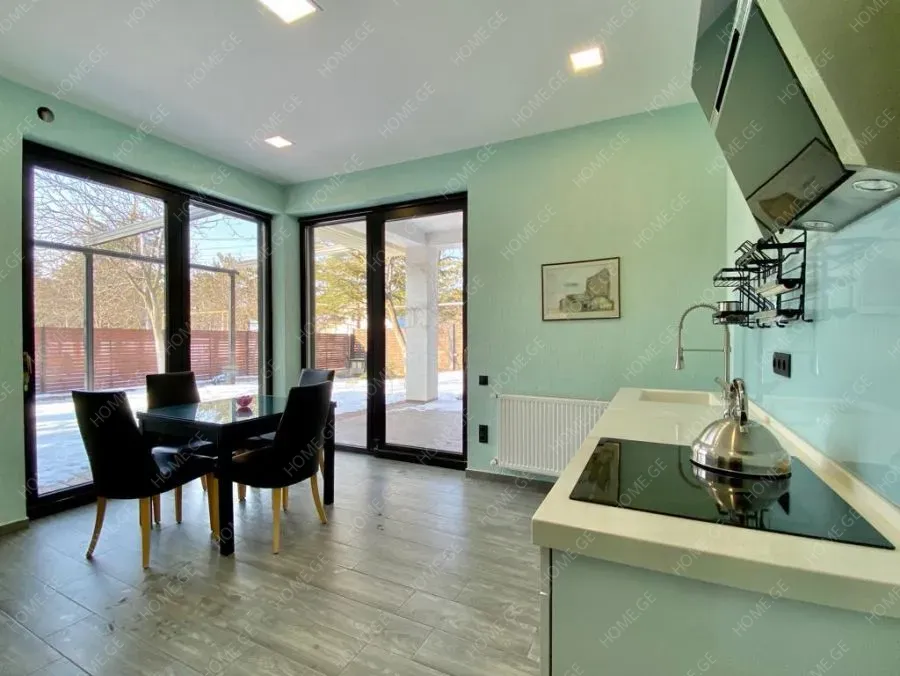 House For Rent, vake